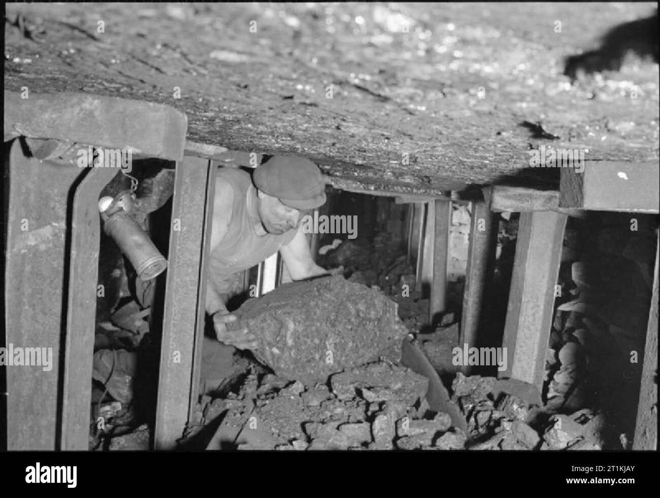 Coal Miners- Everyday Life in a Midlands Colliery, England, UK, 1944 ...