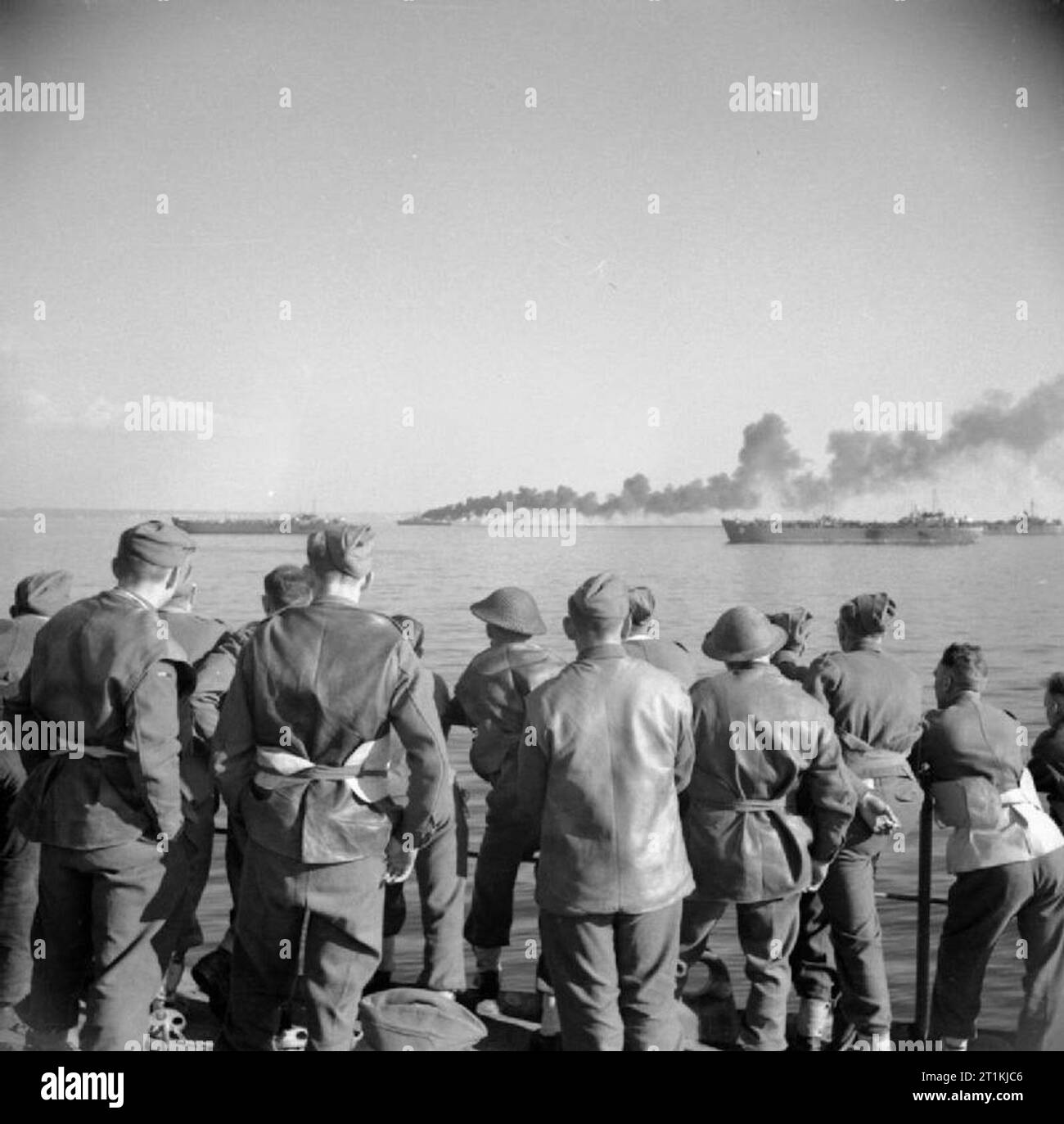 The British Army in Italy 1944 Soldiers watch landing operations at ...