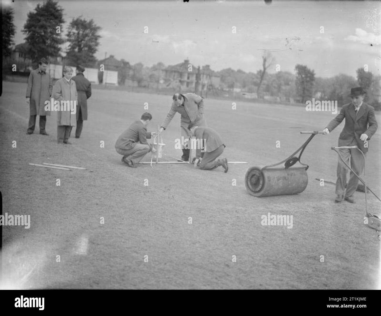 Cricket second world war hi-res stock photography and images - Alamy