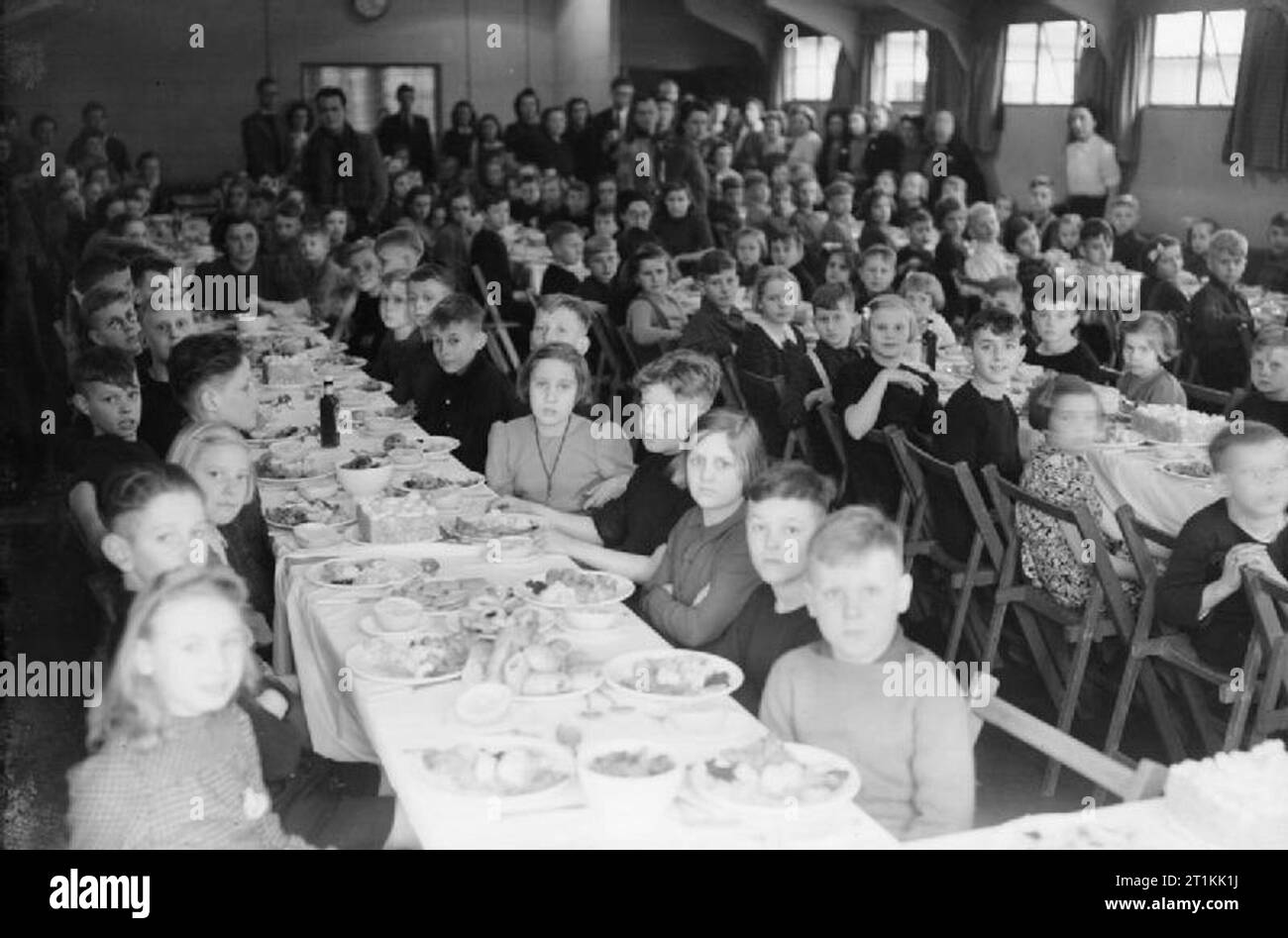 English tables ww2 hi-res stock photography and images - Alamy