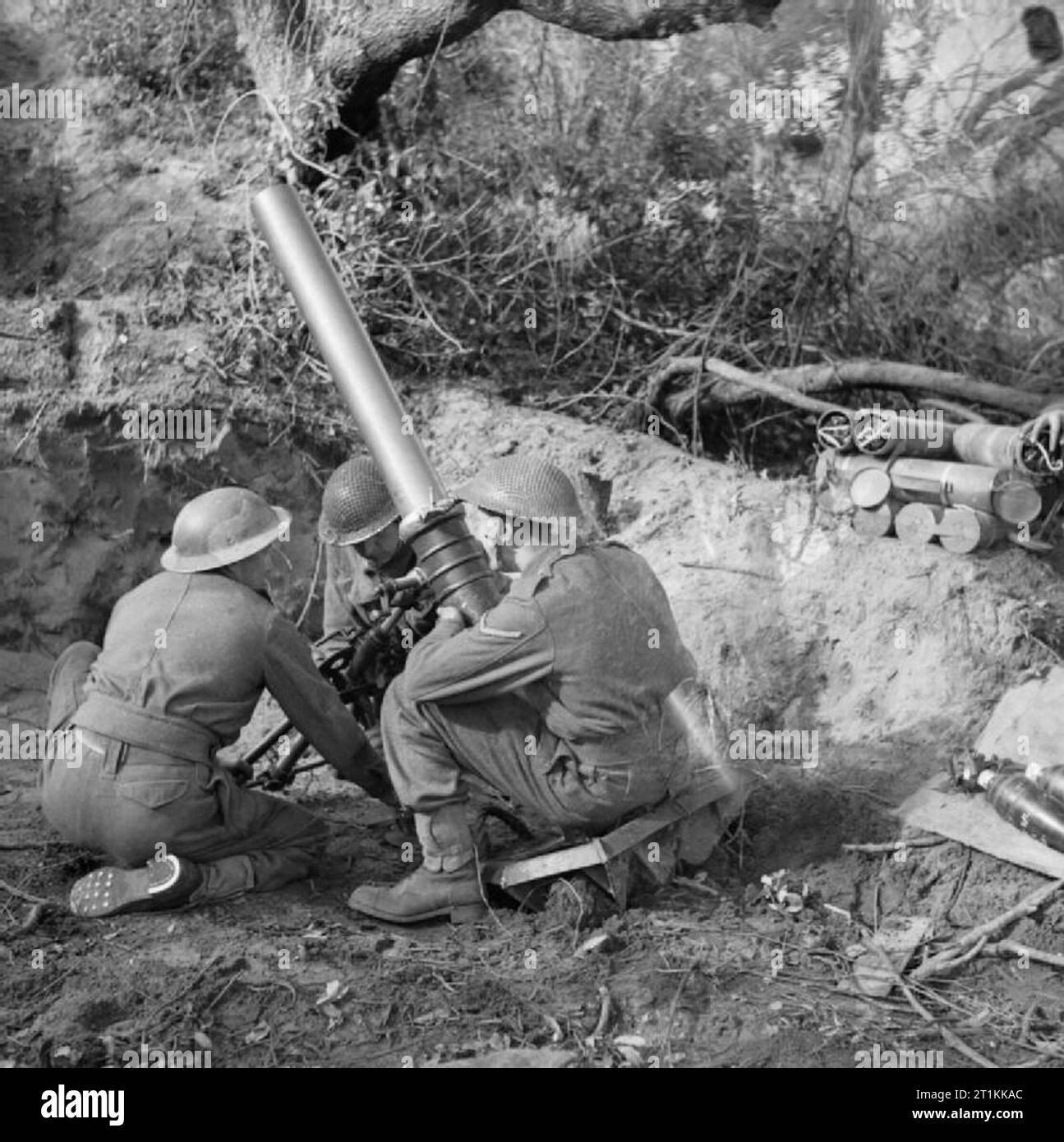 The British Army in Italy 1944 4.2-inch mortar of 15th Brigade's mortar ...