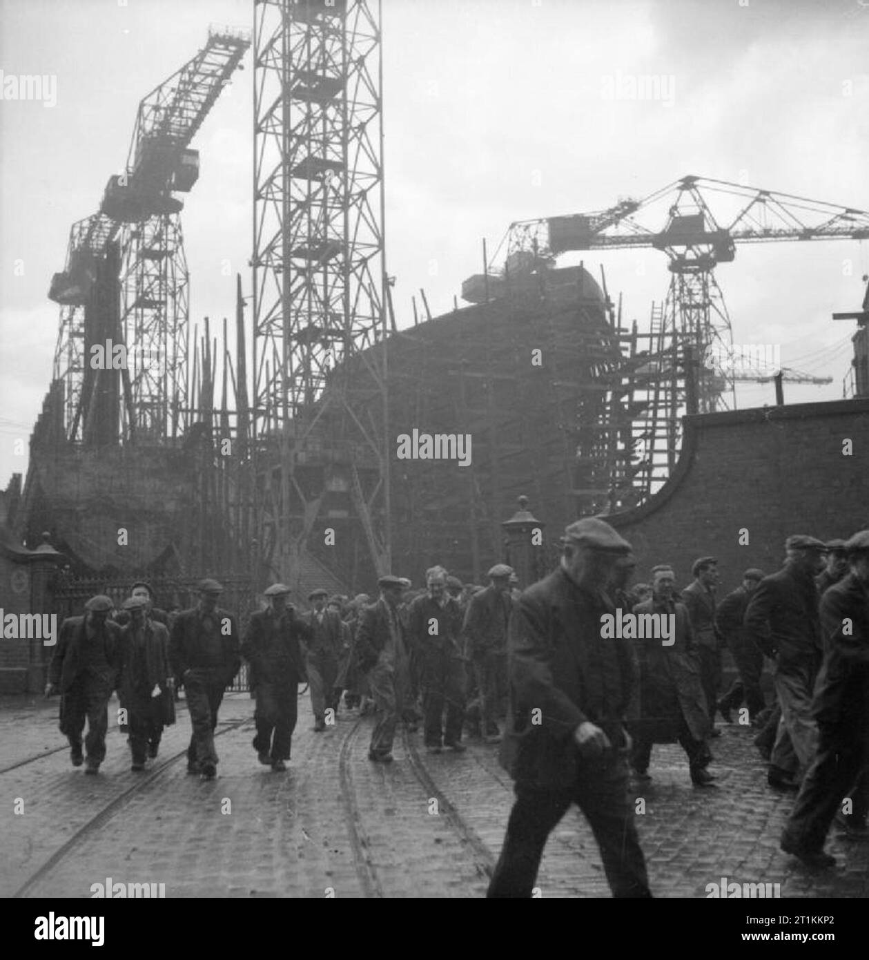 Glasgow Shipyard- Shipbuilding in Wartime, Glasgow, Lanarkshire ...