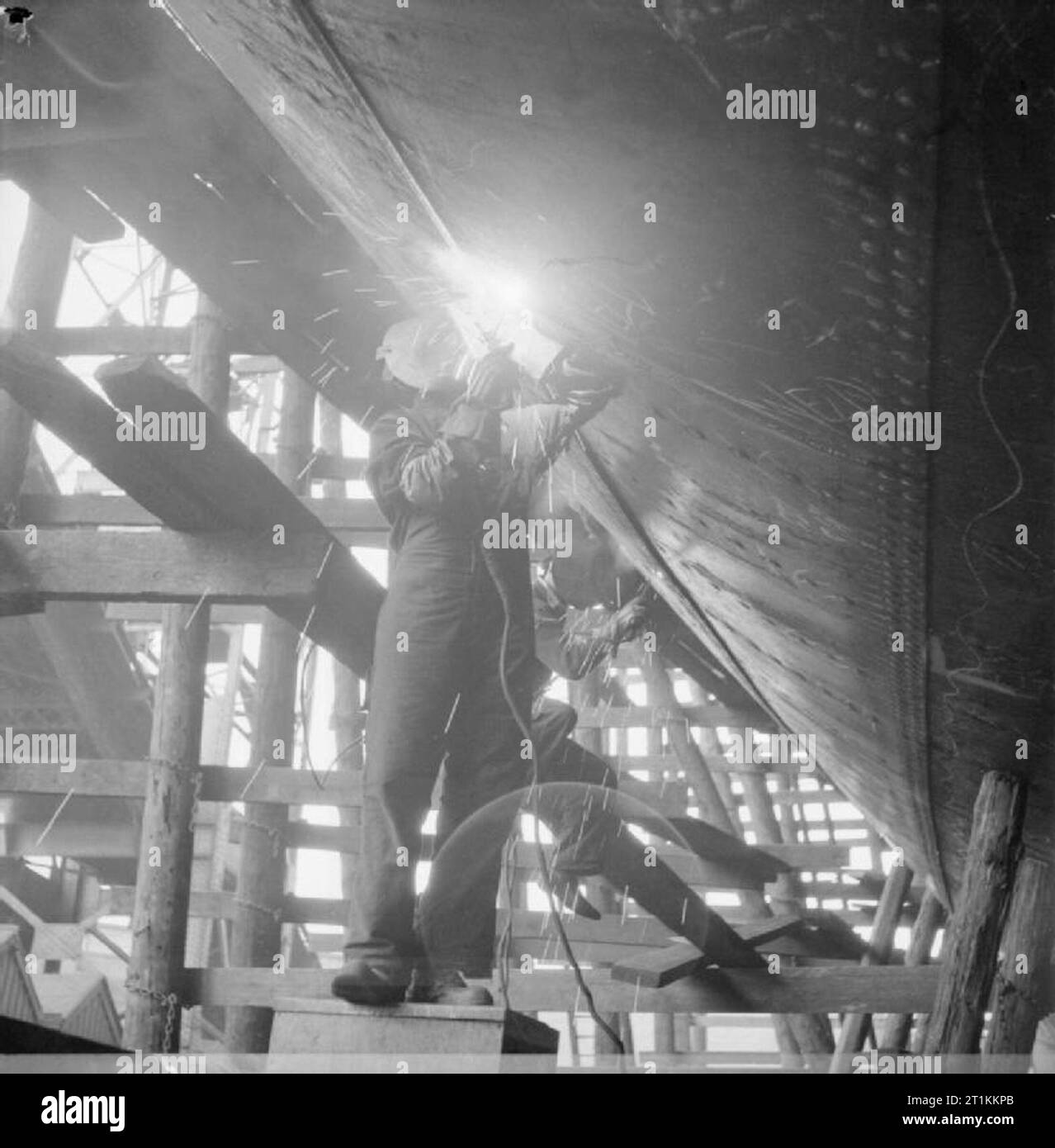 Glasgow Shipyard- Shipbuilding in Wartime, Glasgow, Lanarkshire ...