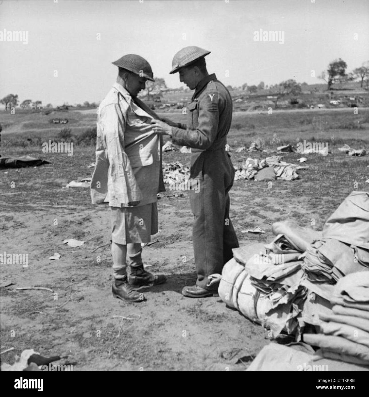 The British Army in Italy 1944 Tropical kit being tried on in the Anzio ...