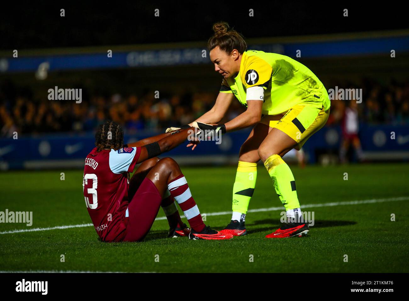Goalkeeper Mackenzie Arnold 1 West Ham Helps Up Hawa Cissoko 23 West