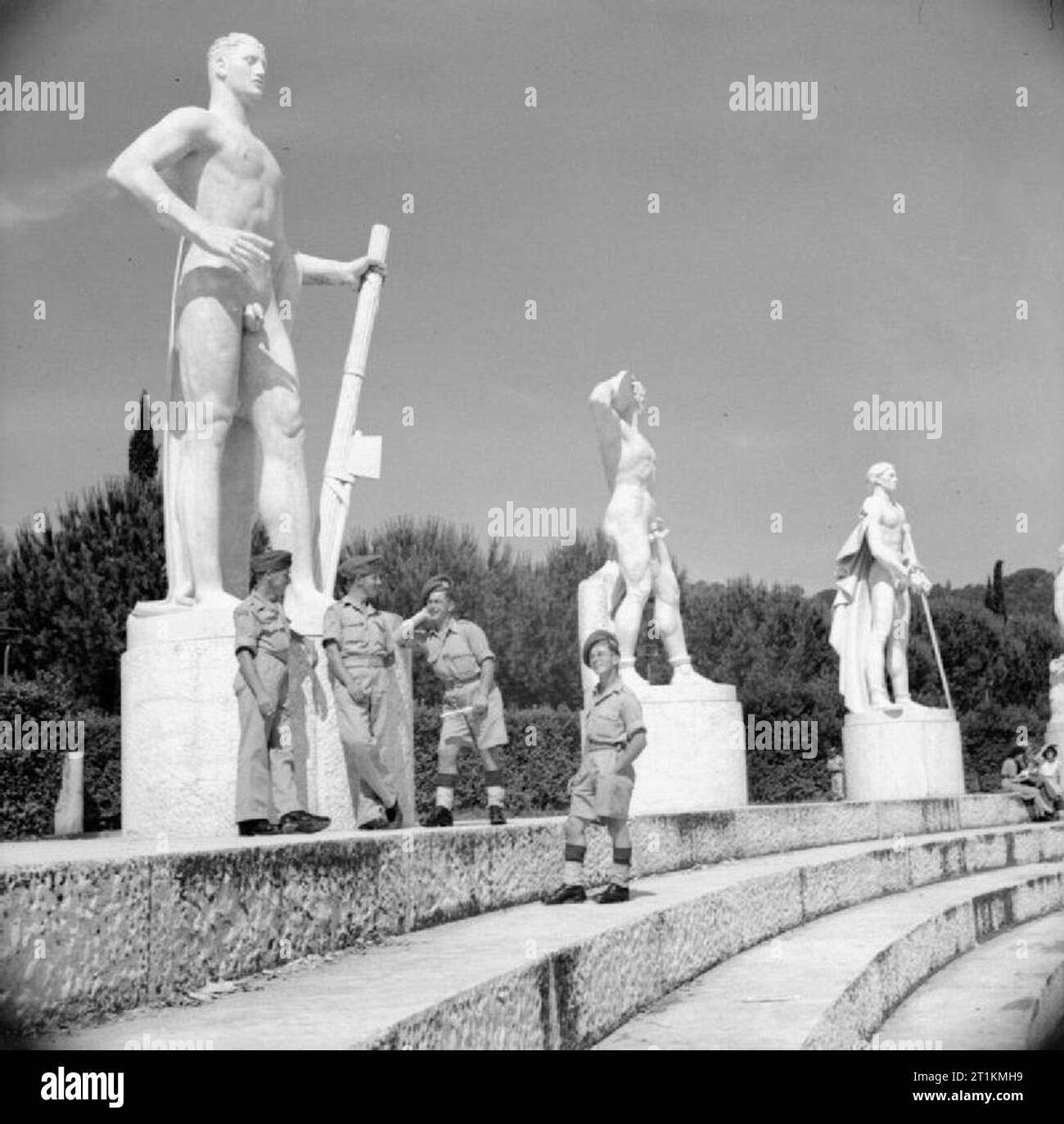 The British Army in Italy 1944 Troops inspect statues in the Stadio di ...