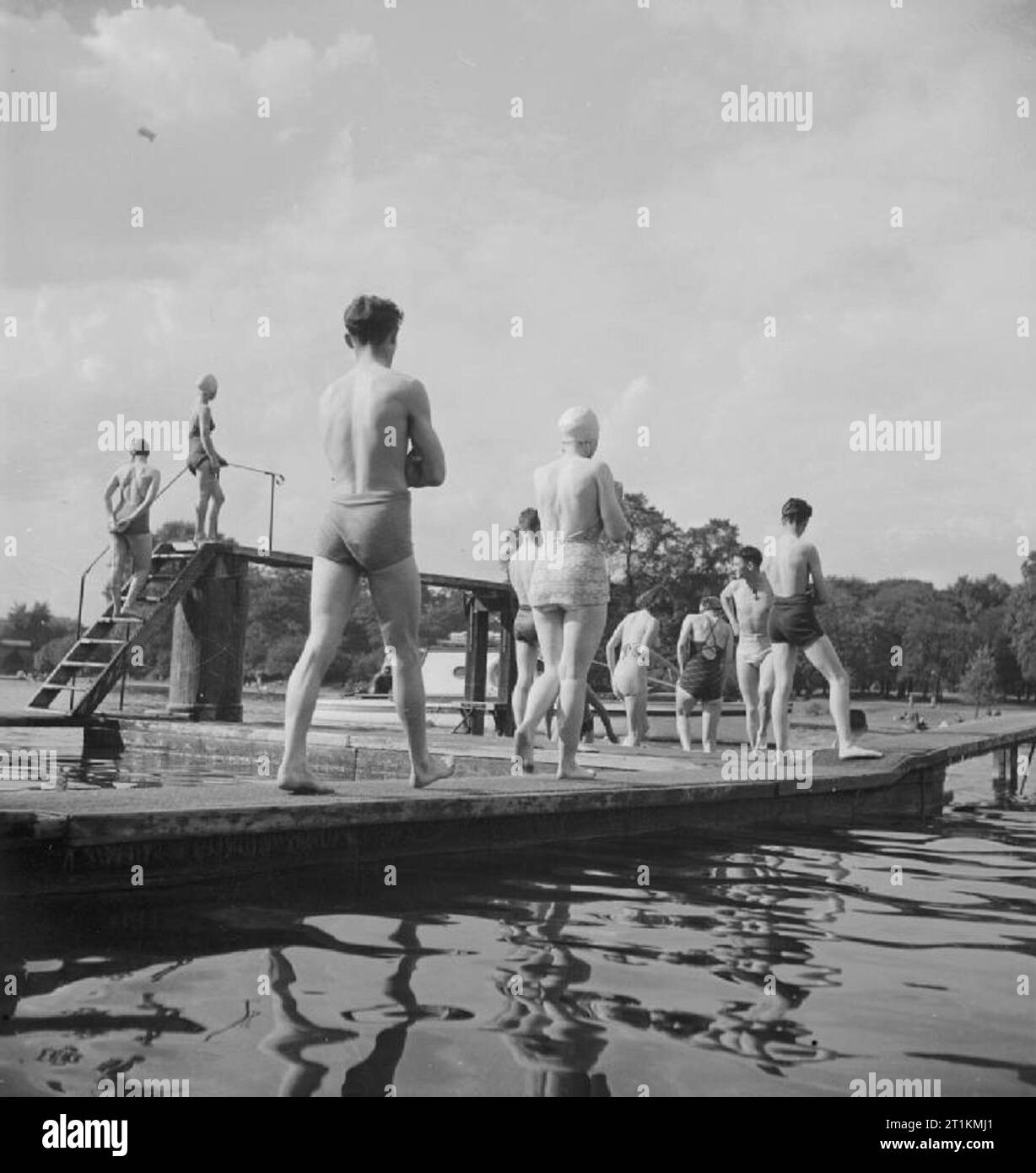 Holiday at home world war two london hi-res stock photography and ...
