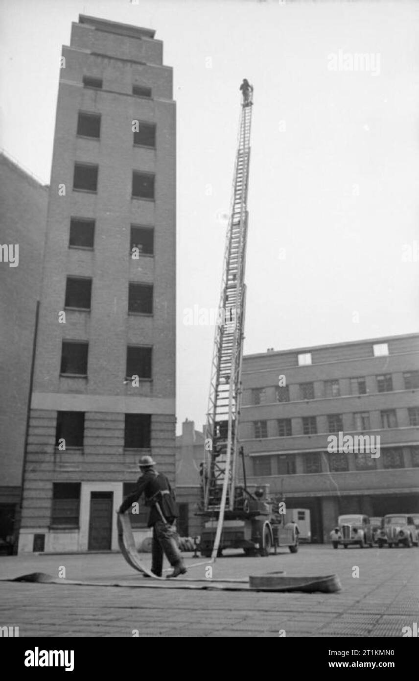 London Afs- Men of the Auxiliary Fire Service in London, C 1940 A ...