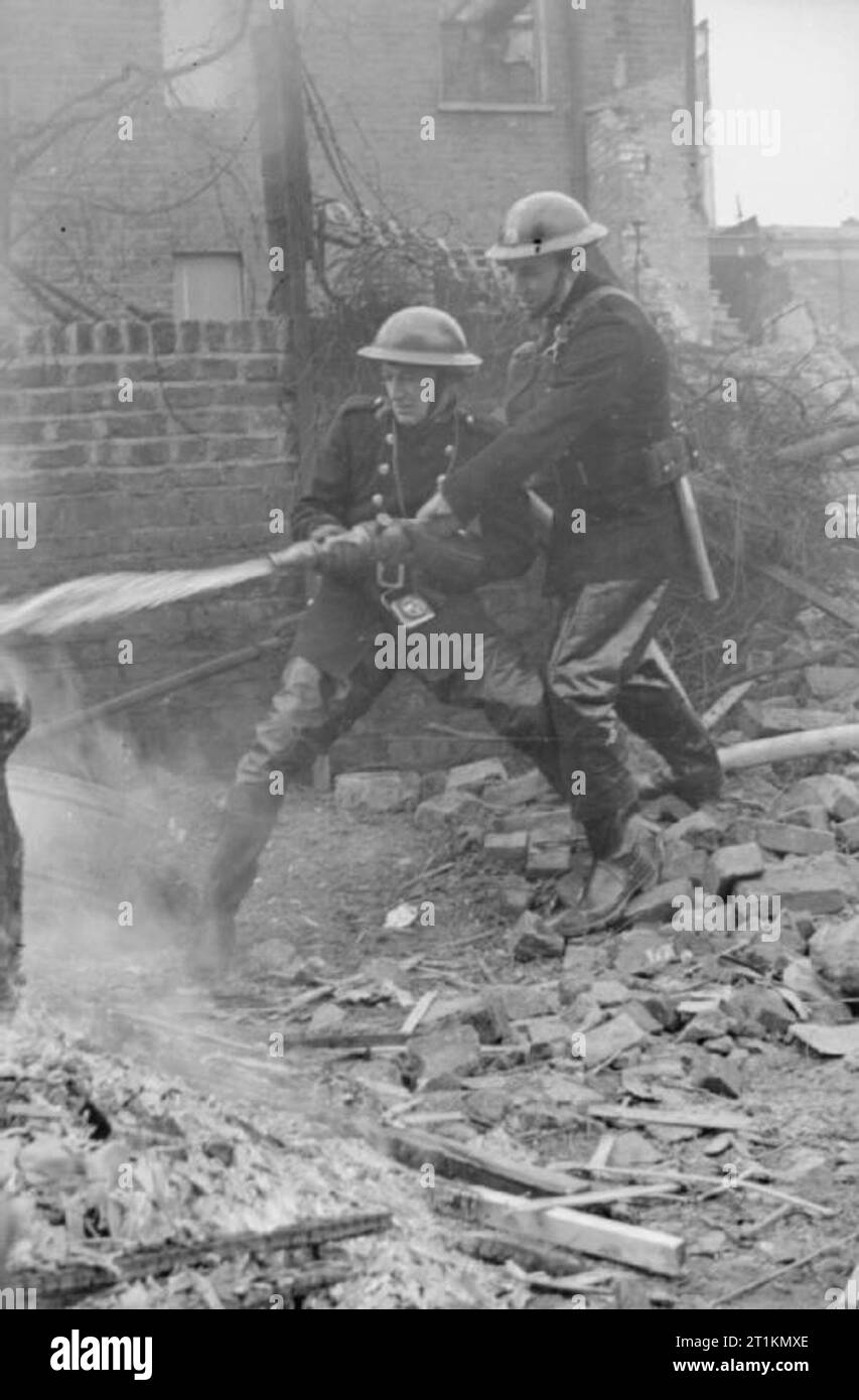 London Afs- Men of the Auxiliary Fire Service in London, C 1940 ...