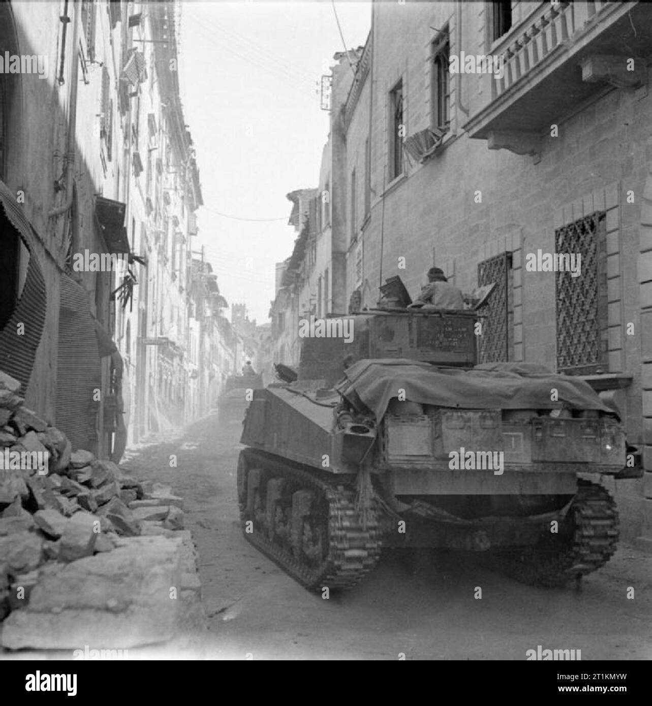 The British Army in Italy 1944 Sherman tanks of 6th Armoured Division ...