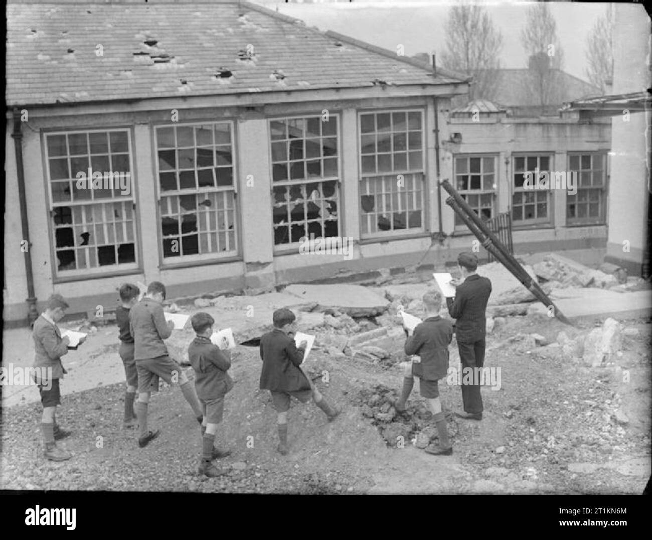London Schools in Wartime- School Life in London, England, 1941 ...