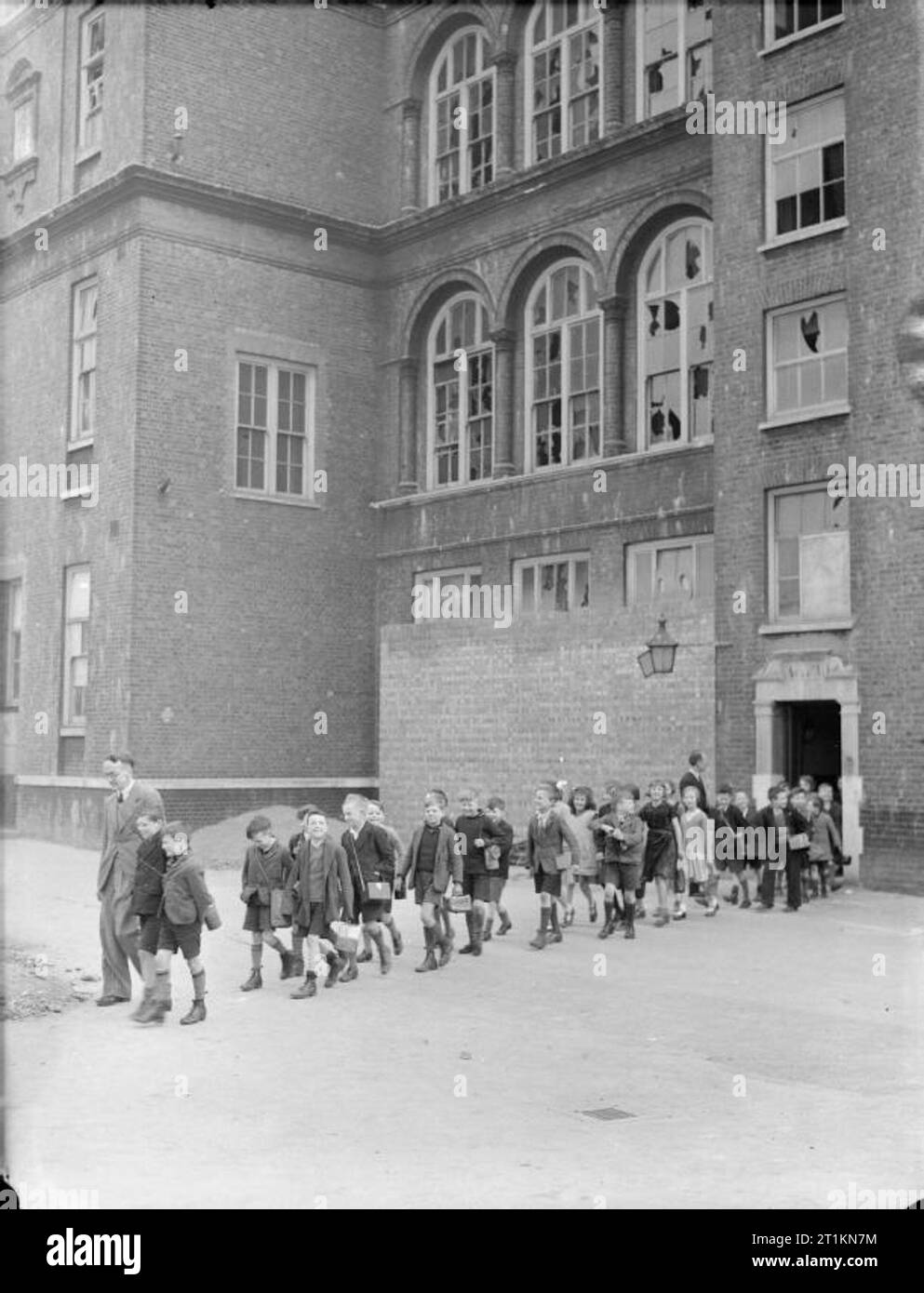 London Schools in Wartime- School Life in London, England, 1941 A ...