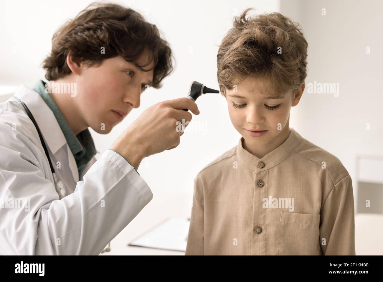 Otitis otolaryngologist hi-res stock photography and images - Alamy