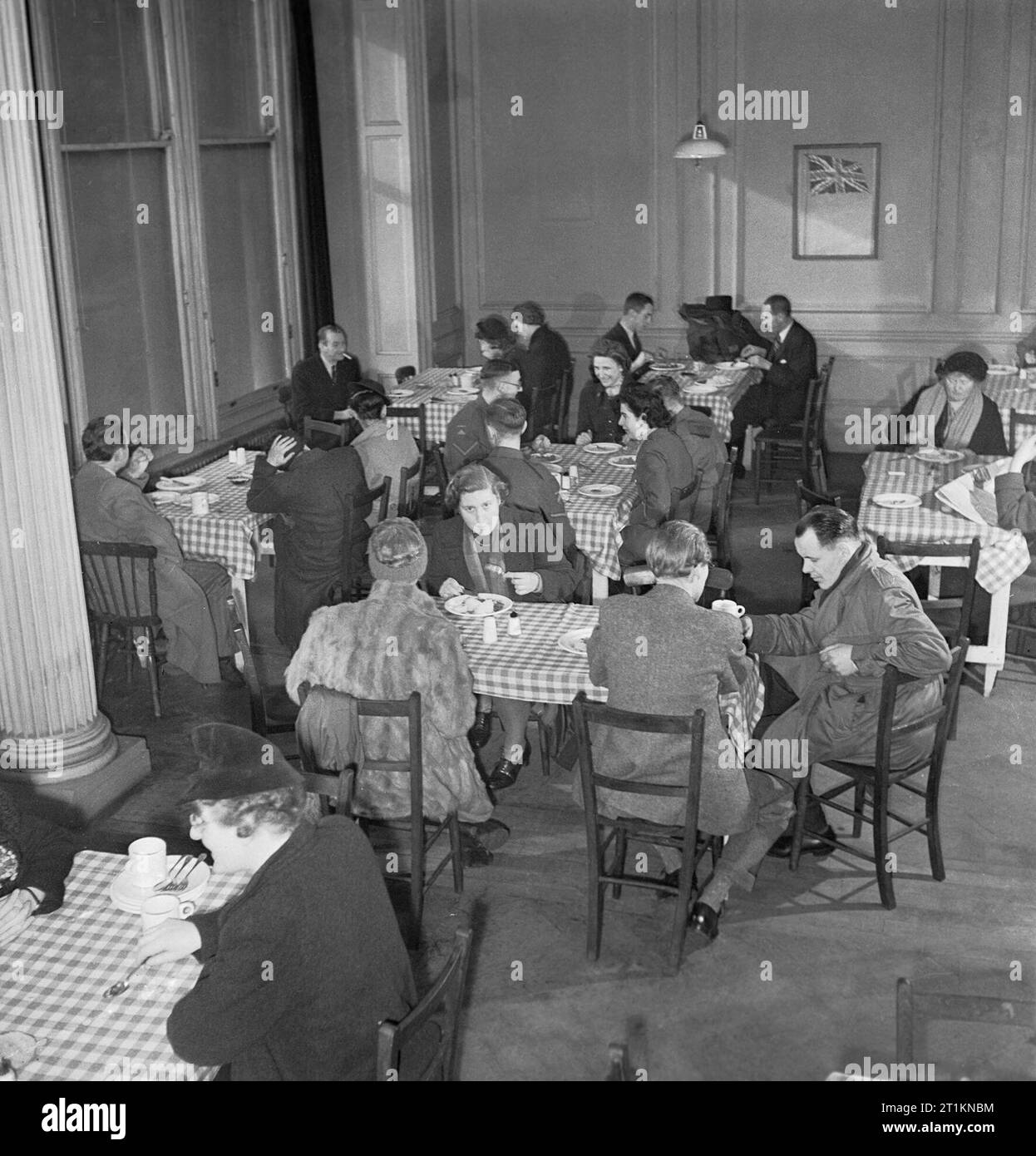 British restaurants second world war hi-res stock photography and ...