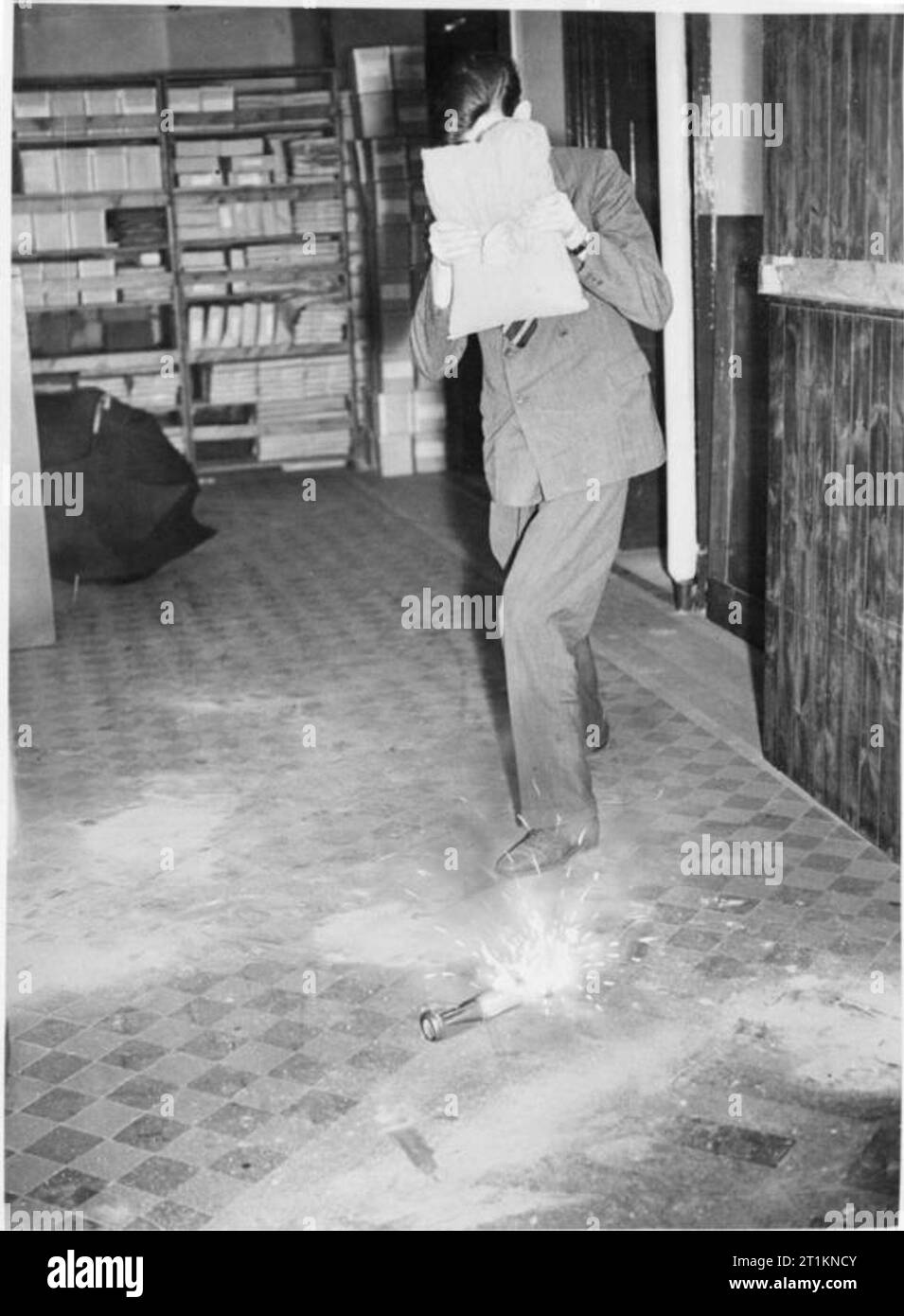 Air Raid Precautions and Civil Defence on Britain's Home Front- How To ...