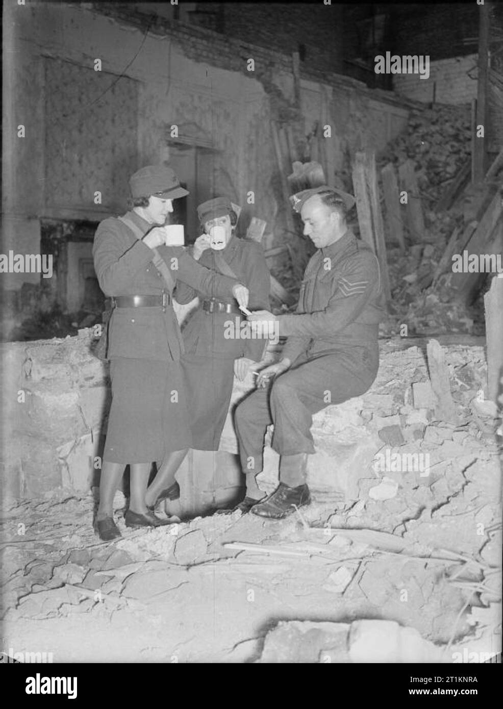 Mtc Girls For America- Women of the Mechanised Transport Corps at Work ...