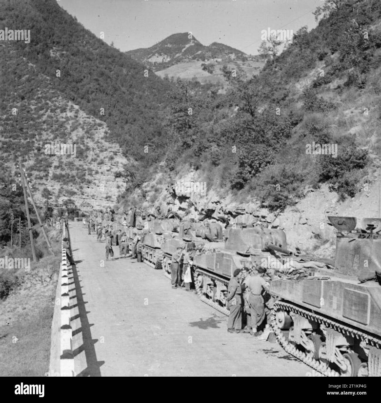 The British Army in Italy 1944 Sherman tanks of 26th Armoured Brigade ...