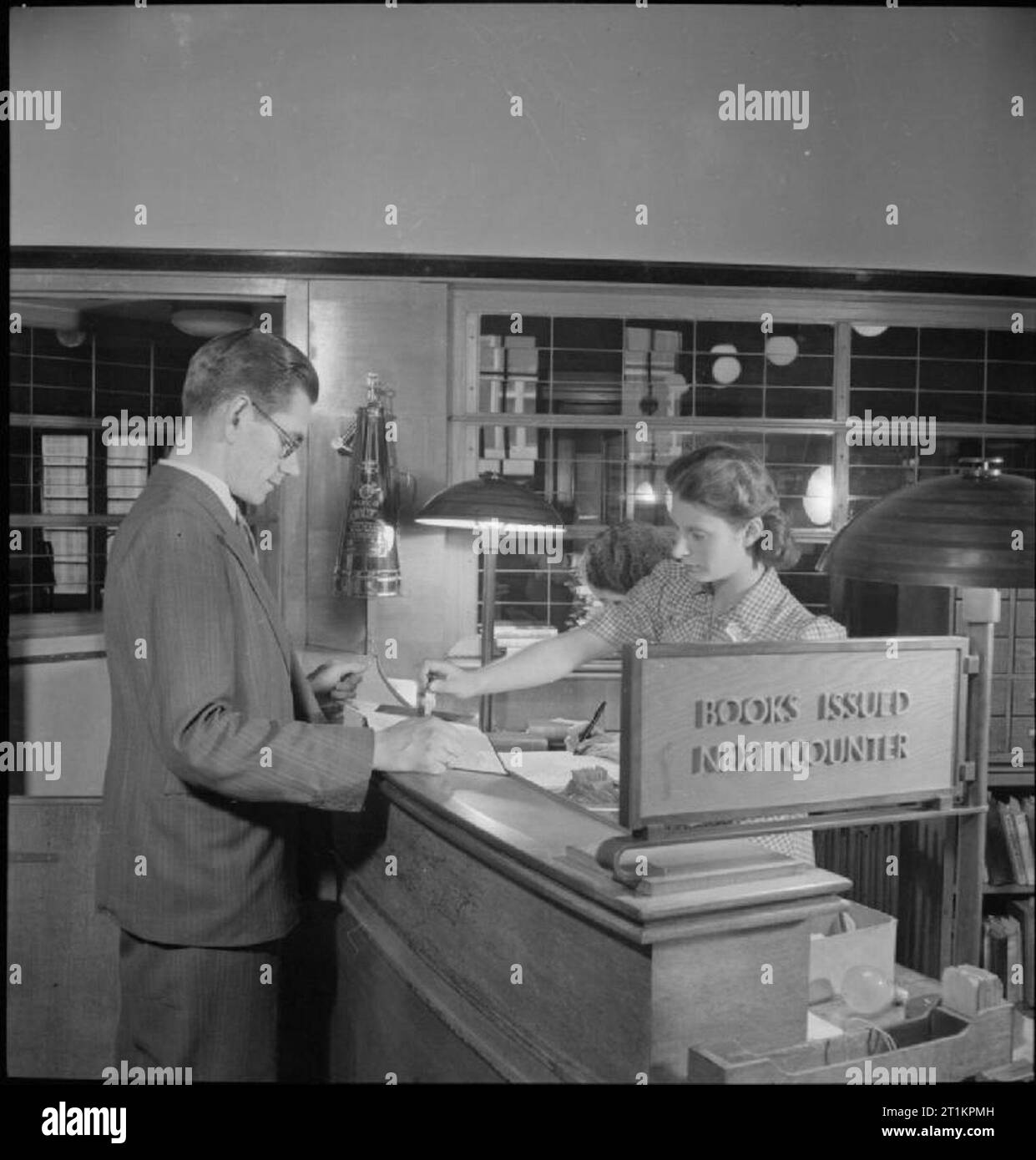 Library counter uk hi-res stock photography and images - Alamy