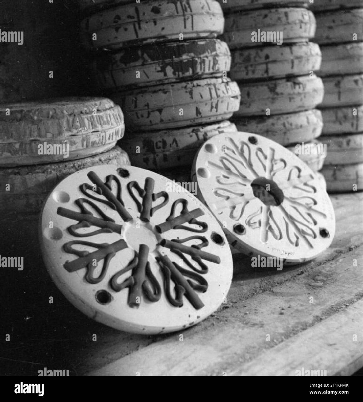 Pottery in the Making- the work of J and G Meakin Pottery, Hanley ...