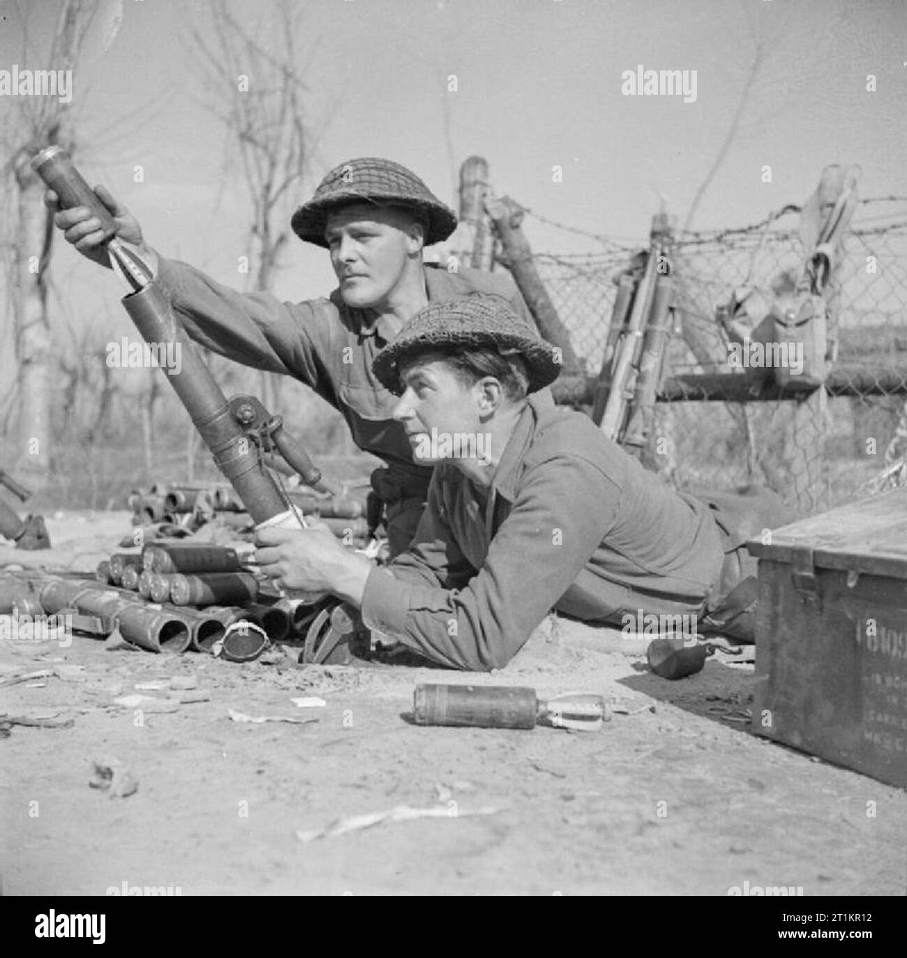 The British Army in Italy 1945 A 2-inch mortar team of 2nd London Irish ...