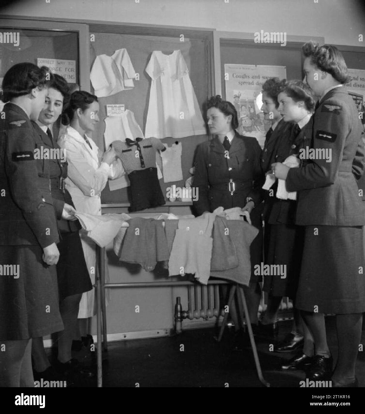 Vocational training for military Black and White Stock Photos & Images ...