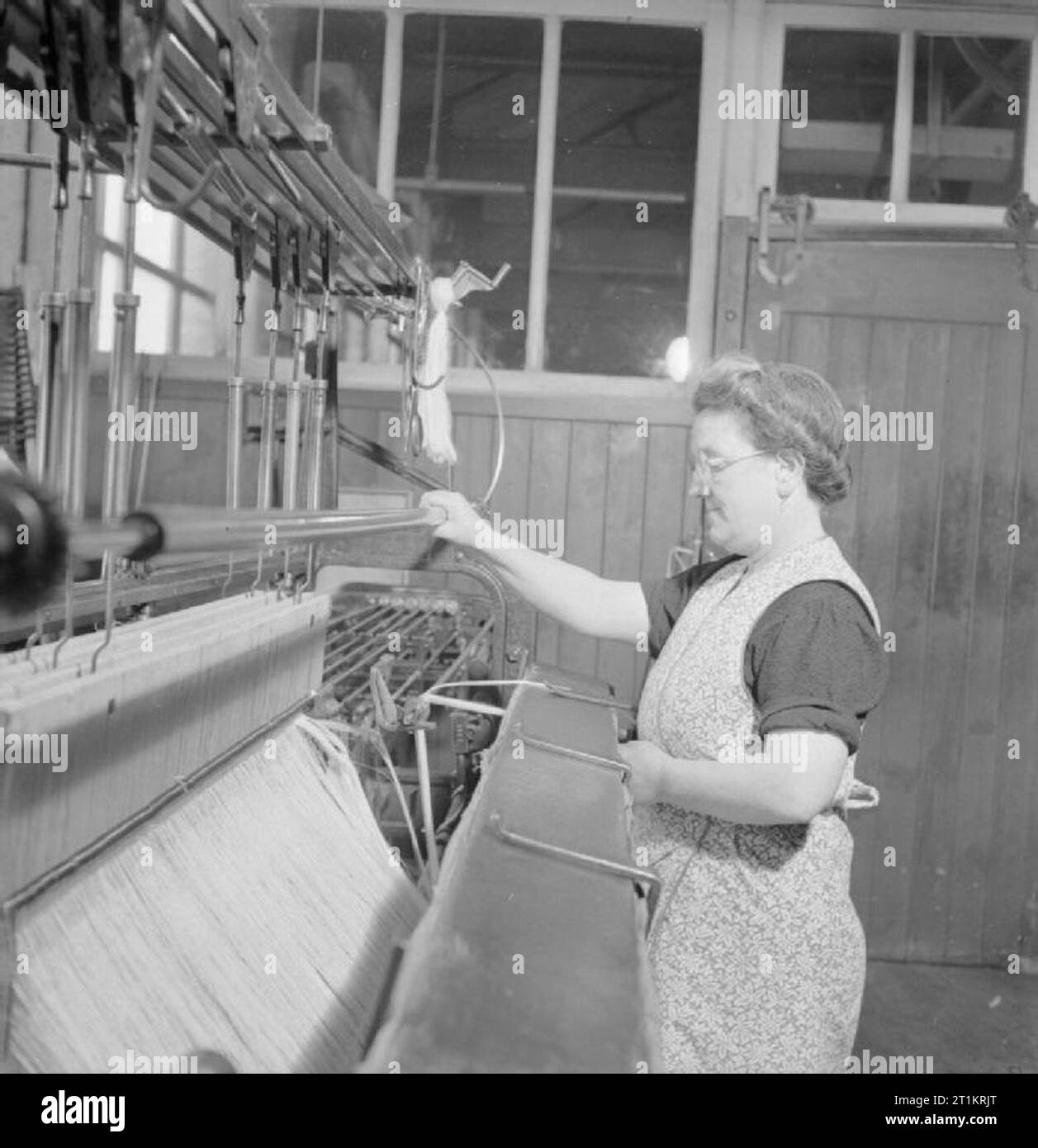 The British Cotton Industry- Everyday Life at a British Cotton Mill ...