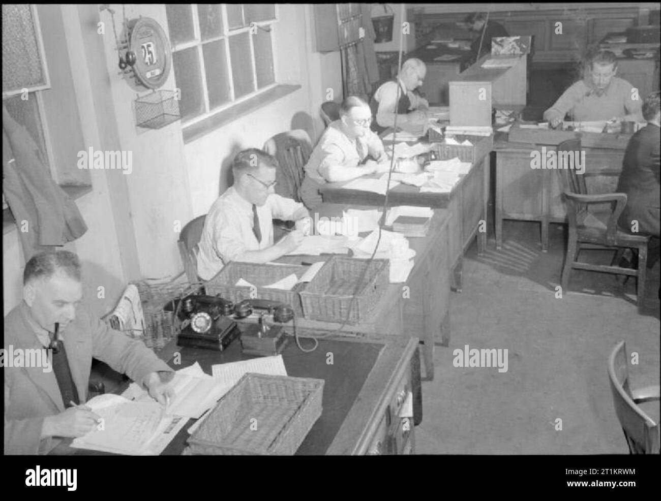 The Makings of a Modern Newspaper- the Production of 'the Daily Mail ...