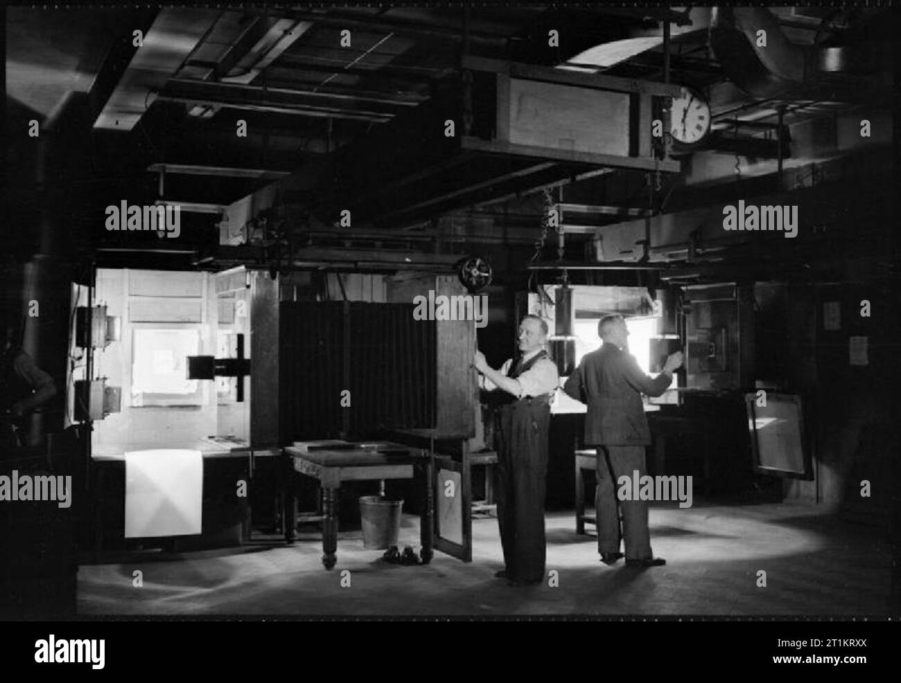 The Makings of a Modern Newspaper- the Production of 'the Daily Mail ...