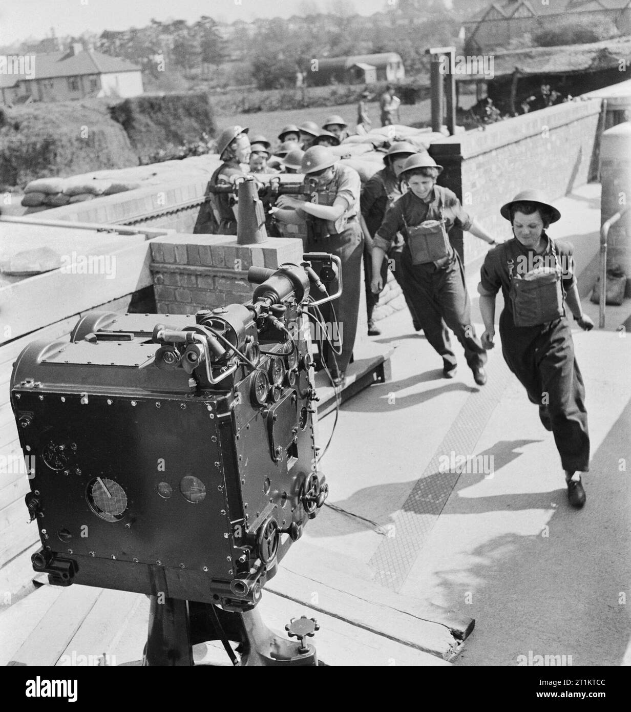 The work of the Auxiliary Territorial Service at a Mixed Anti-aircraft ...