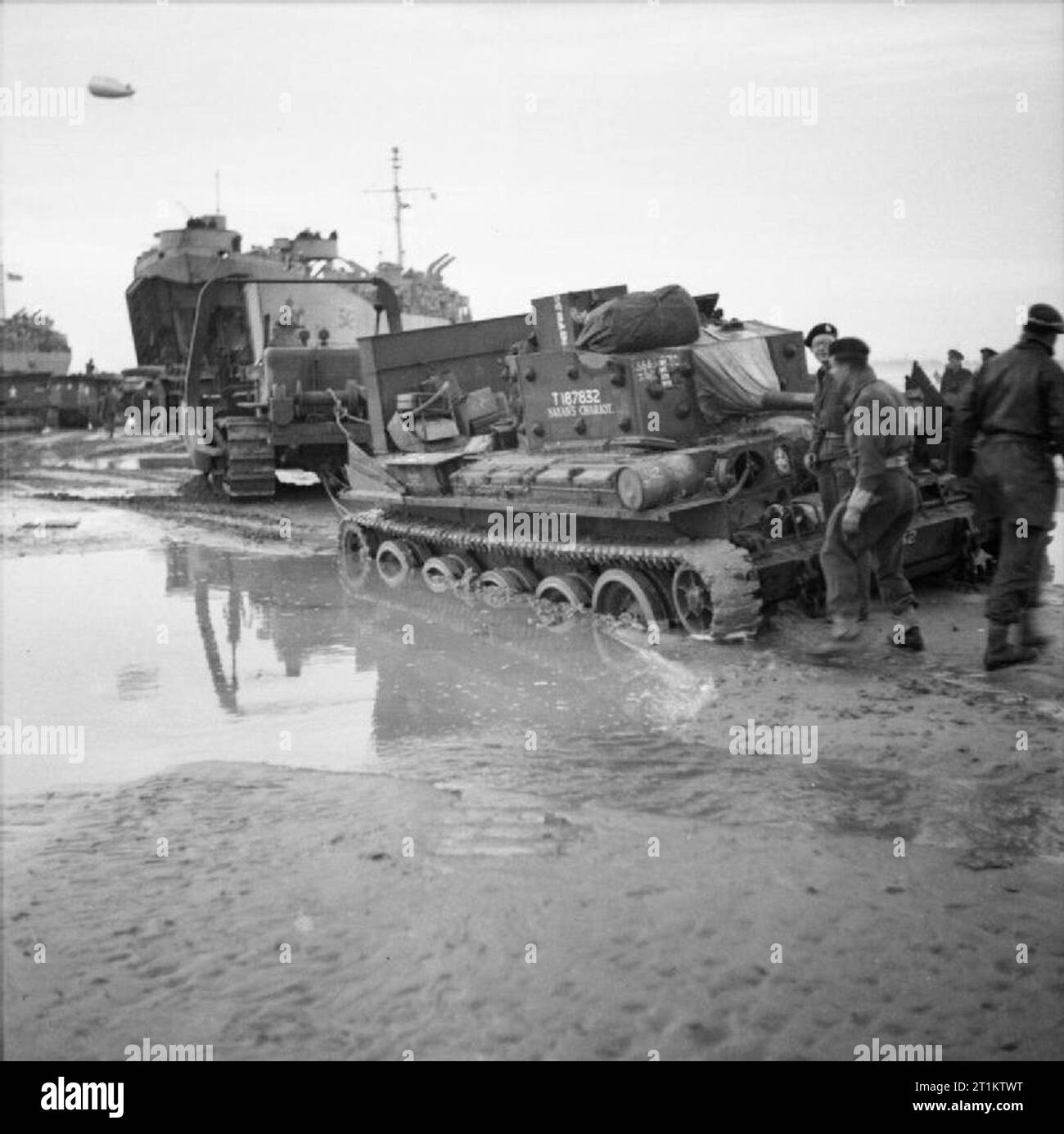 Cromwell tank normandy hi-res stock photography and images - Alamy