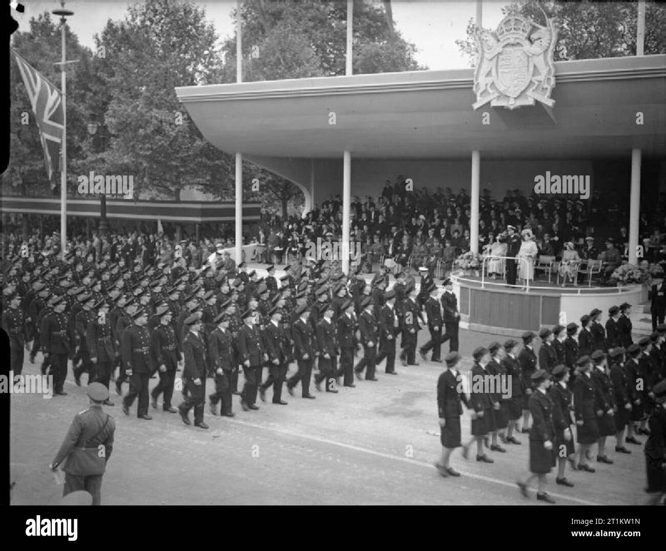 Victory Parade in London, England, UK, 8 June 1946 Men and women of the ...