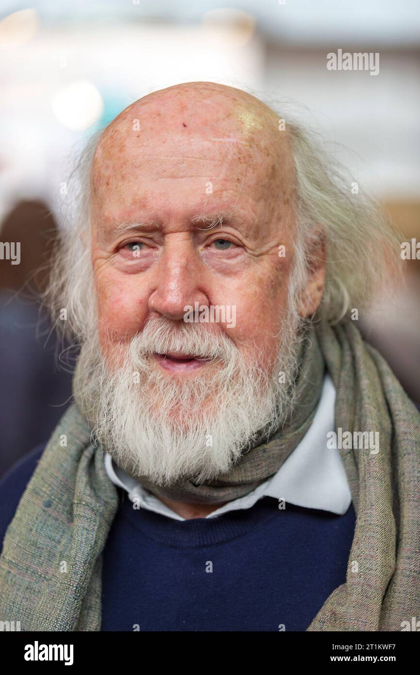 Brussels Books fair - The astrophysician Hubert Reeves comes to ...