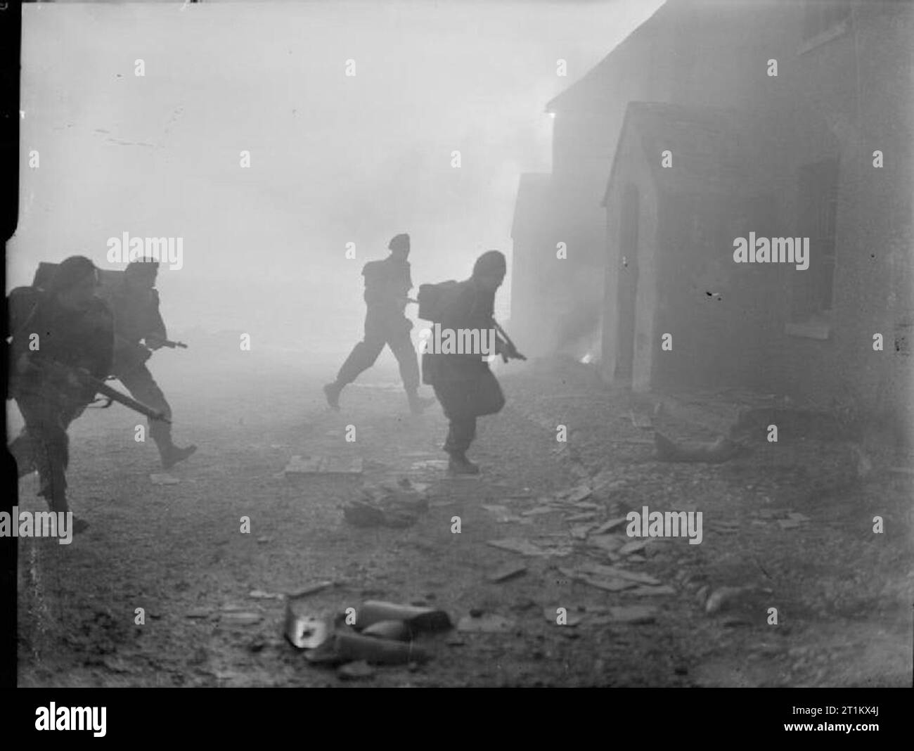 Belgian Commandos in Training in Britain, 1945 Under cover of smoke, a ...