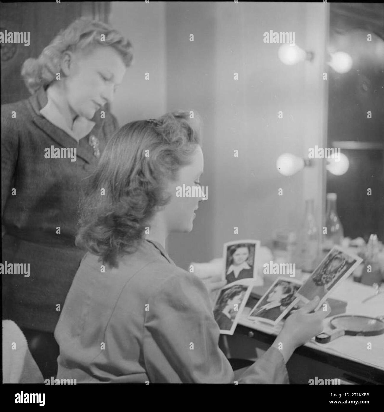 Birth of a Star- Everyday Life For Actress Muriel Pavlow, England, UK ...