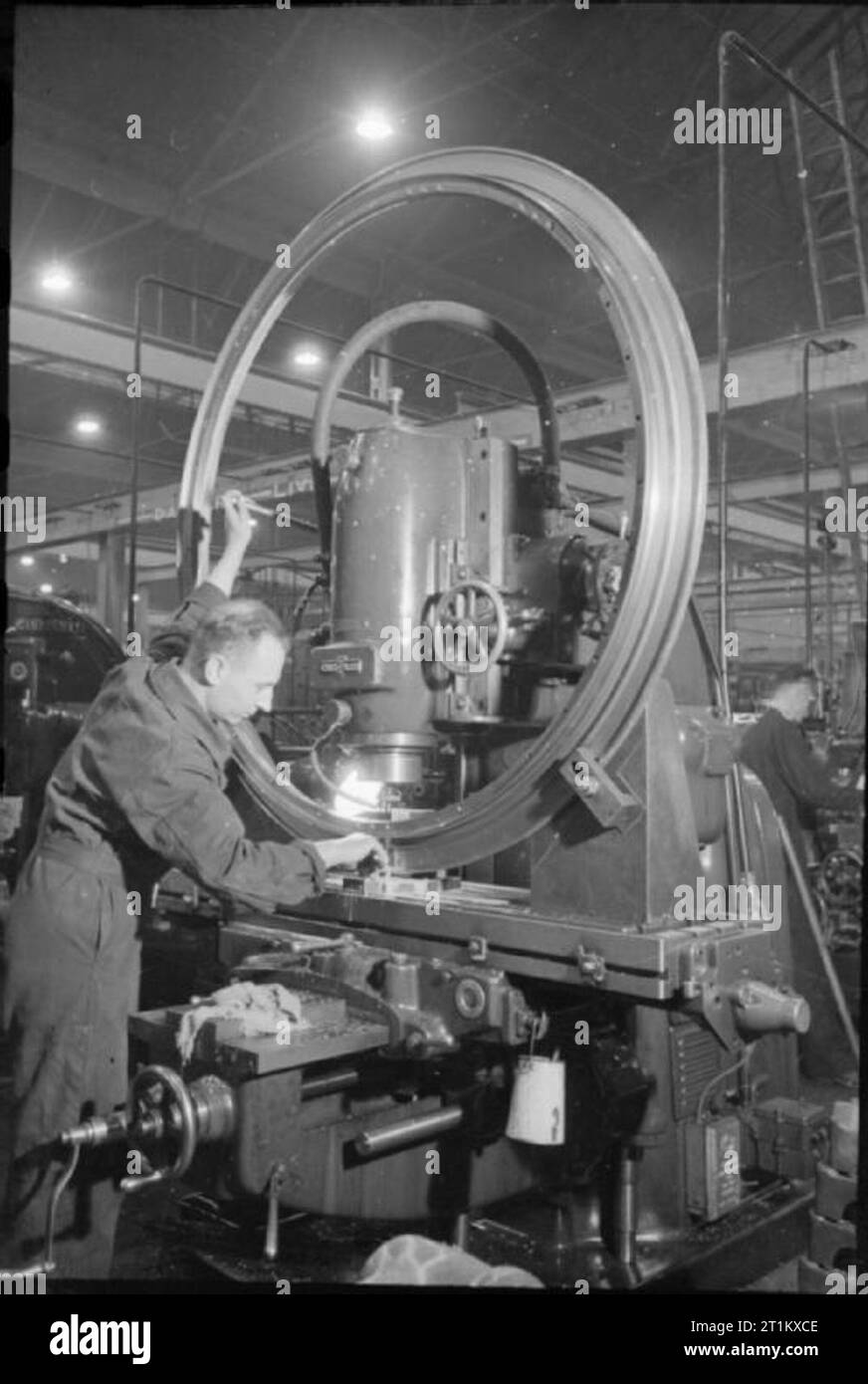 1941 british tank factory hi-res stock photography and images - Alamy