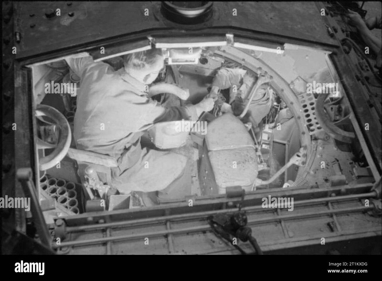 Birth of a British Tank- Tank Production in England, 1941 Two factory ...