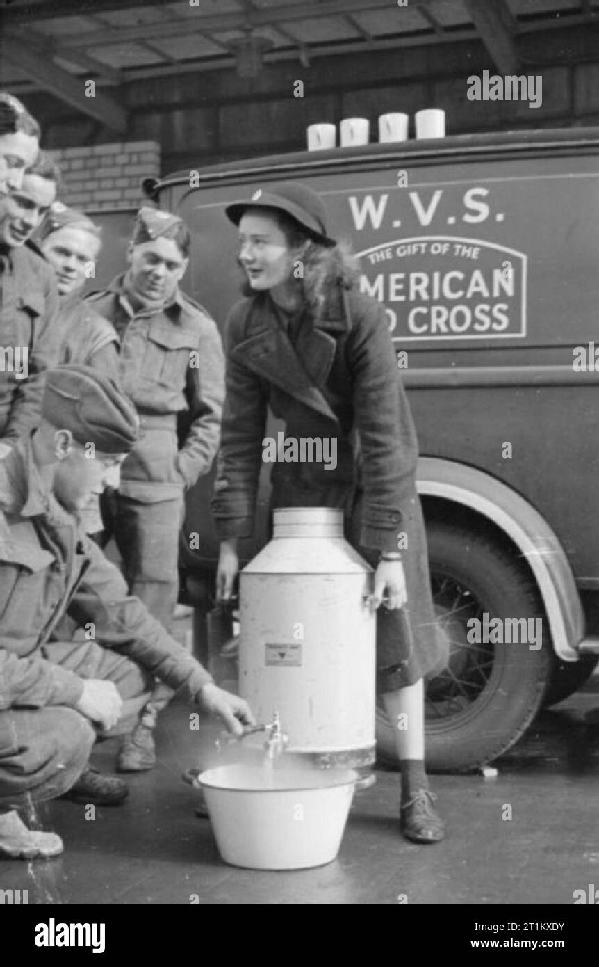 Blitz Canteen- Women of the Women's Voluntary Service Run a Mobile ...