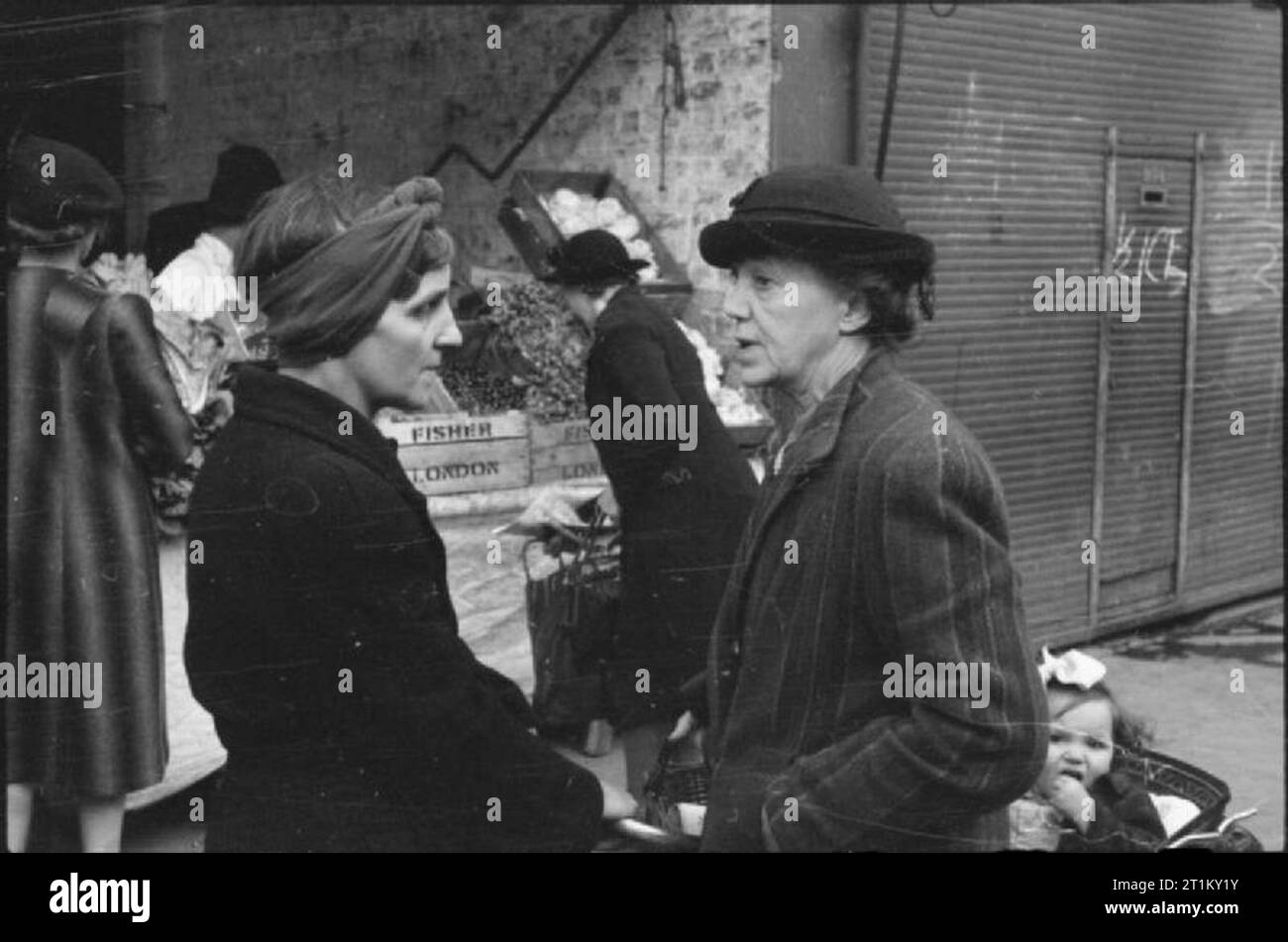 Food queues uk war hi-res stock photography and images - Alamy