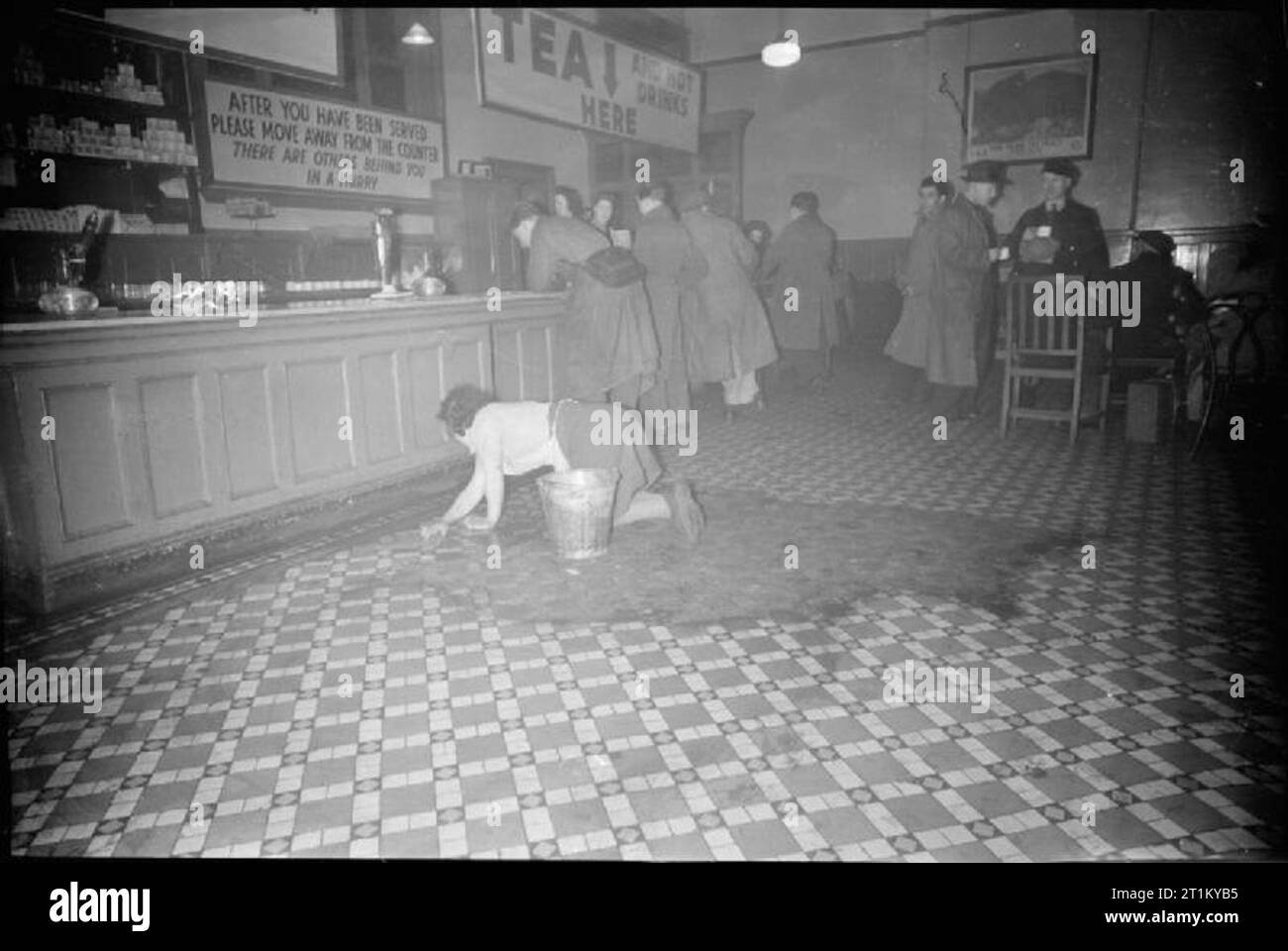 Crewe train station uk Black and White Stock Photos & Images - Alamy
