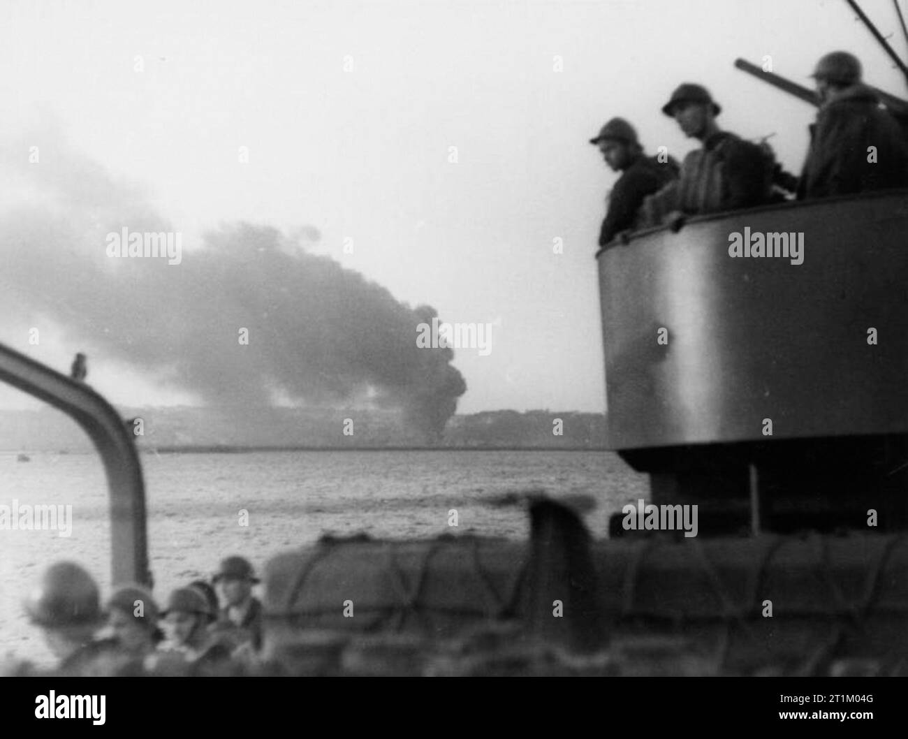 Dunkirk and the Retreat From France 1940 French troops and sailors on ...