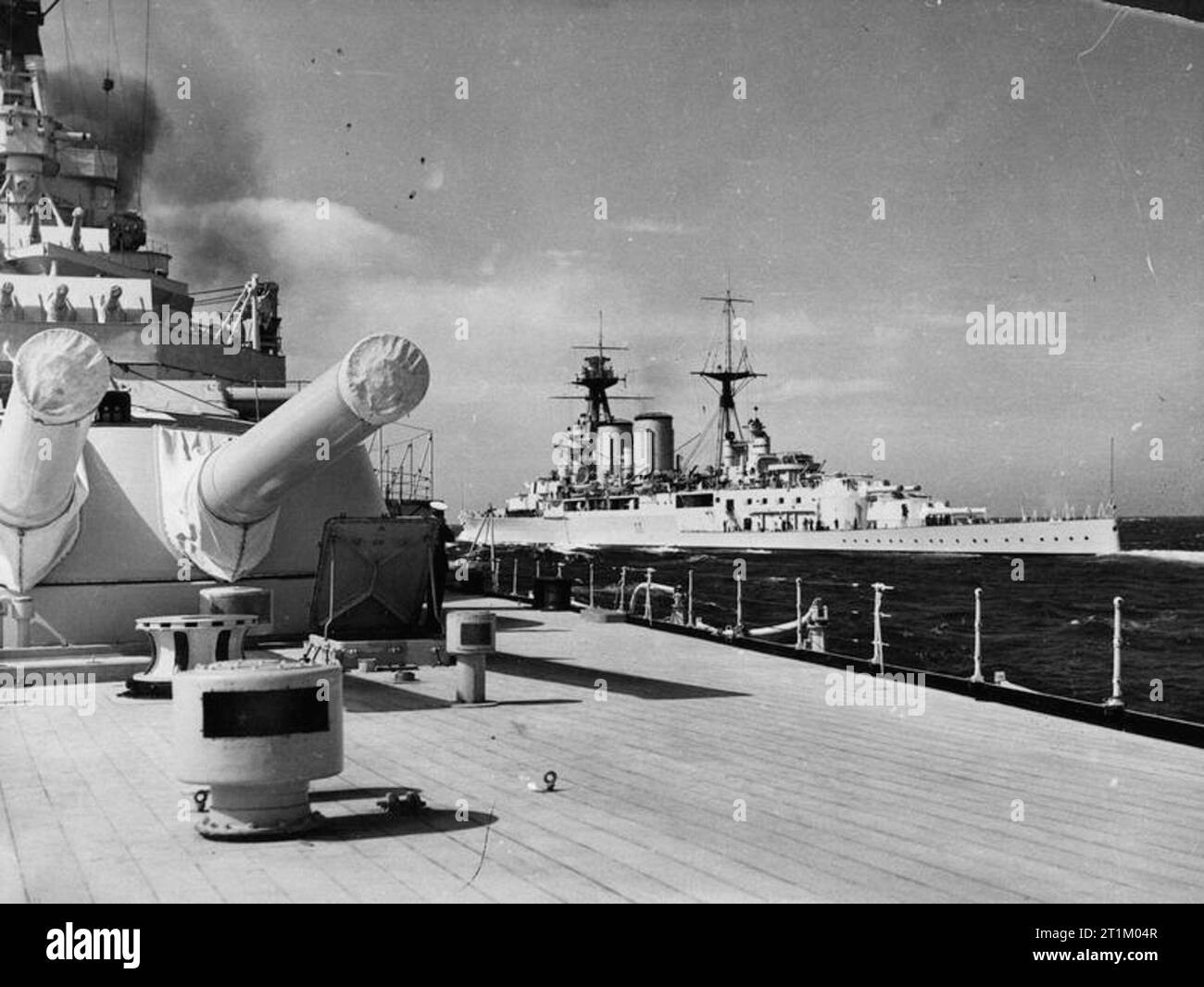 HMS Hood HMS HOOD passing HMS REPULSE Stock Photo - Alamy
