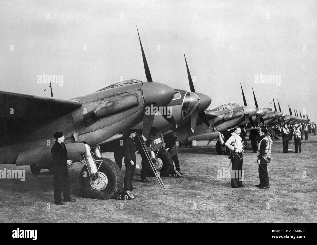 RAF Bomber Command De Havilland Mosquito Mk IVs of No. 105 Squadron at ...