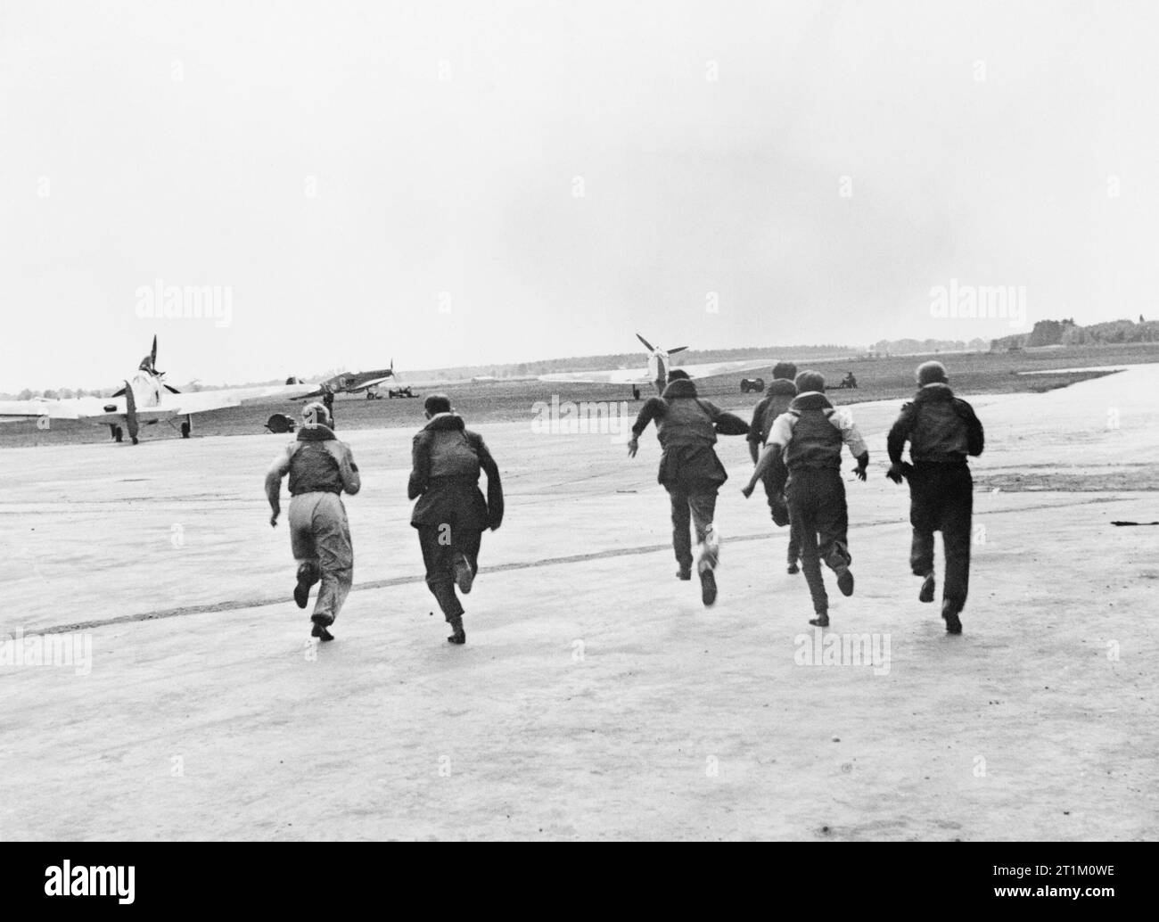 The Battle of Britain 1940 Operations: Pilots seen running to their ...