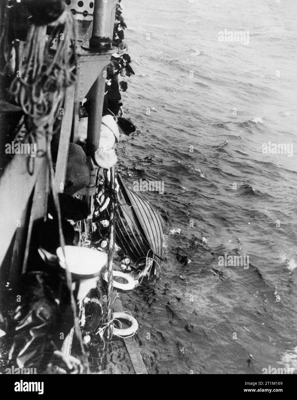 The Merchant Navy 1939-1945 Survivors from sunken ships Stock Photo - Alamy