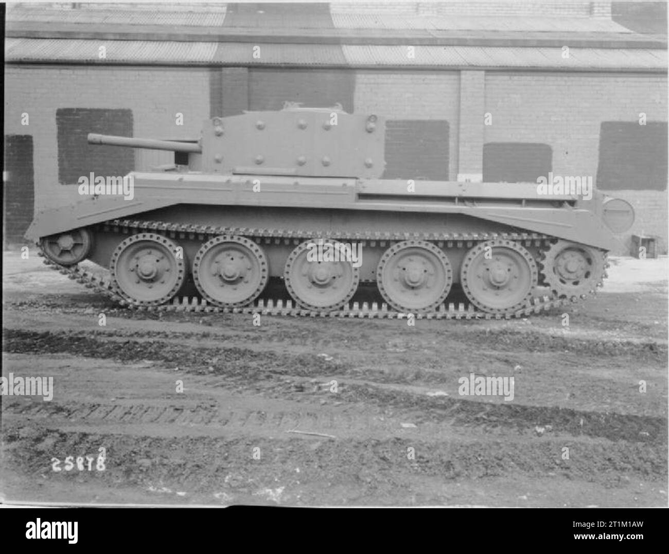 British Tanks and Armoured Fighting Vehicles 1939-45 Cruiser Mk VIII ...