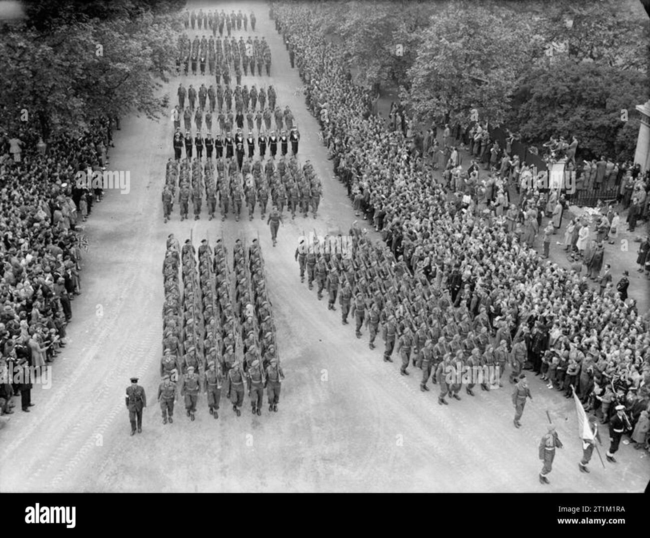 Allied Victory Parade in London, 1946 Servicemen and women of the South ...