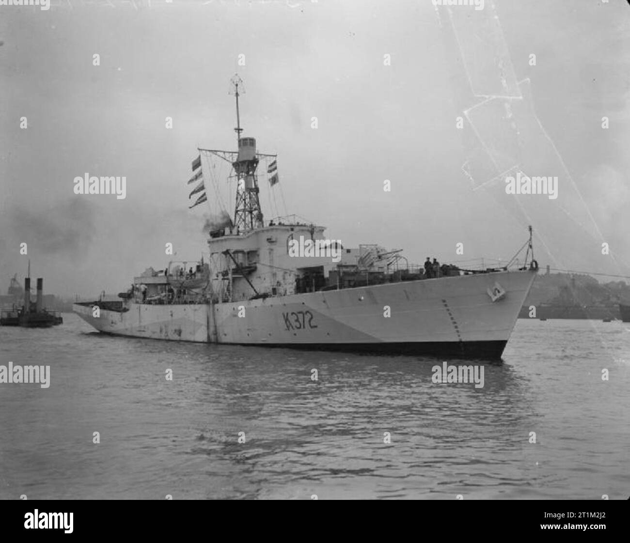 Castle class corvette HMS Rushen Castle, on the River Tyne Stock Photo ...