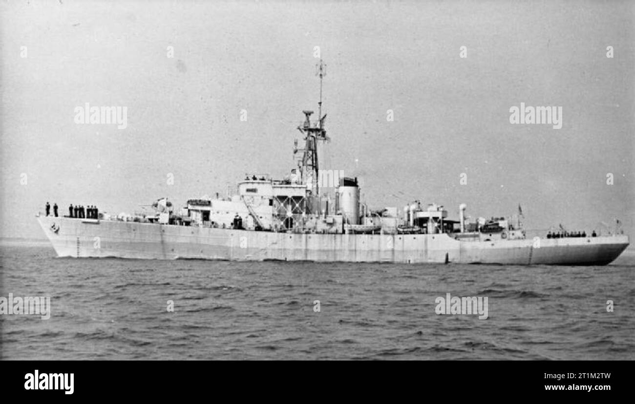 British Castle class corvette HMS Hedingham Castle (K529) underway on ...