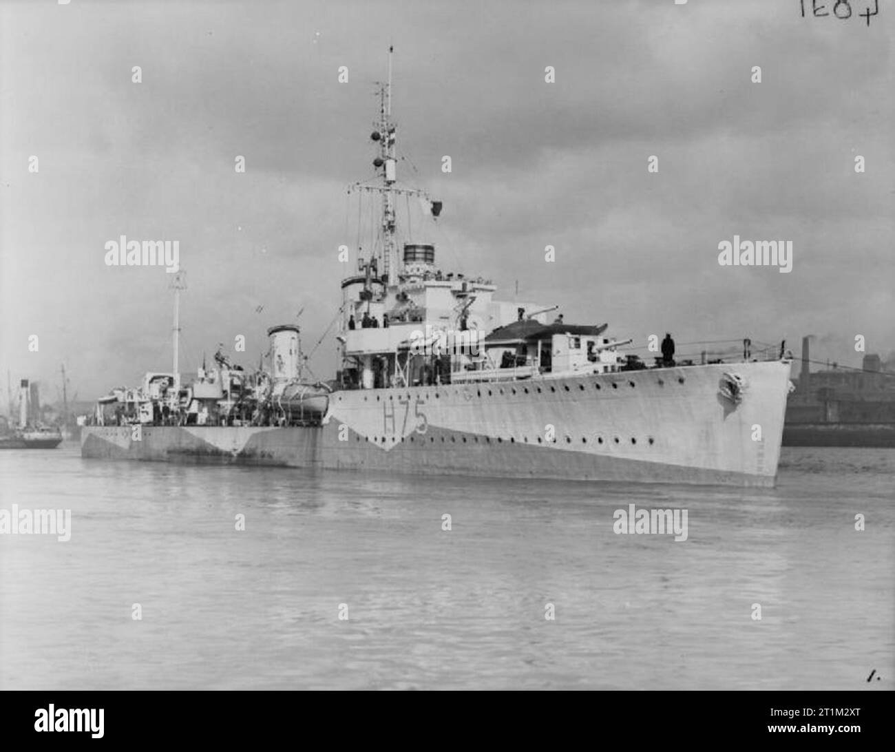 The Canadian River class destroyer HMCS Kootenay (H75), sometime ...