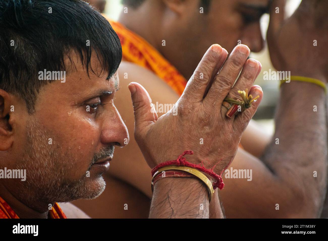 October 14, 2023: Hindu devotees perform the 'Tarpan' ritual during ...